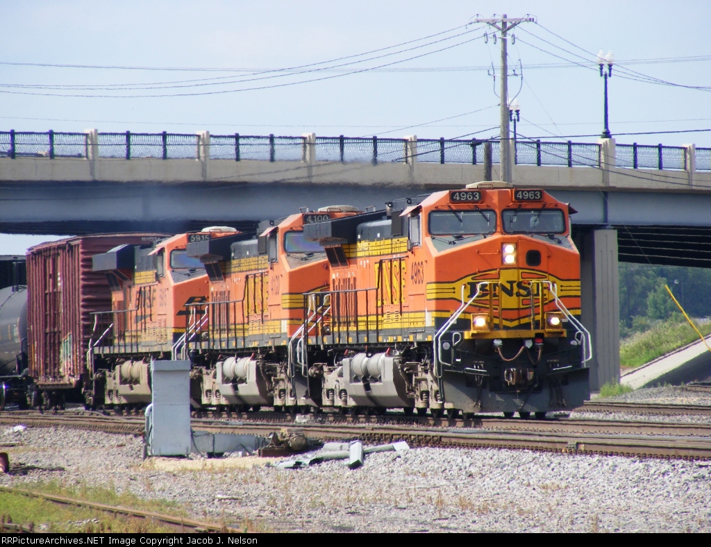 BNSF 4962